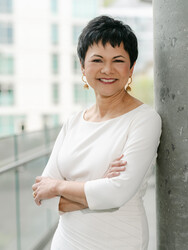 Sabina Nawaz | Official Publisher Page | Simon & Schuster