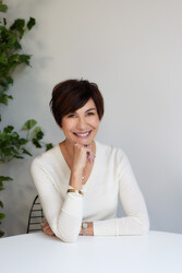 Jacqueline Ross | Official Publisher Page | Simon & Schuster