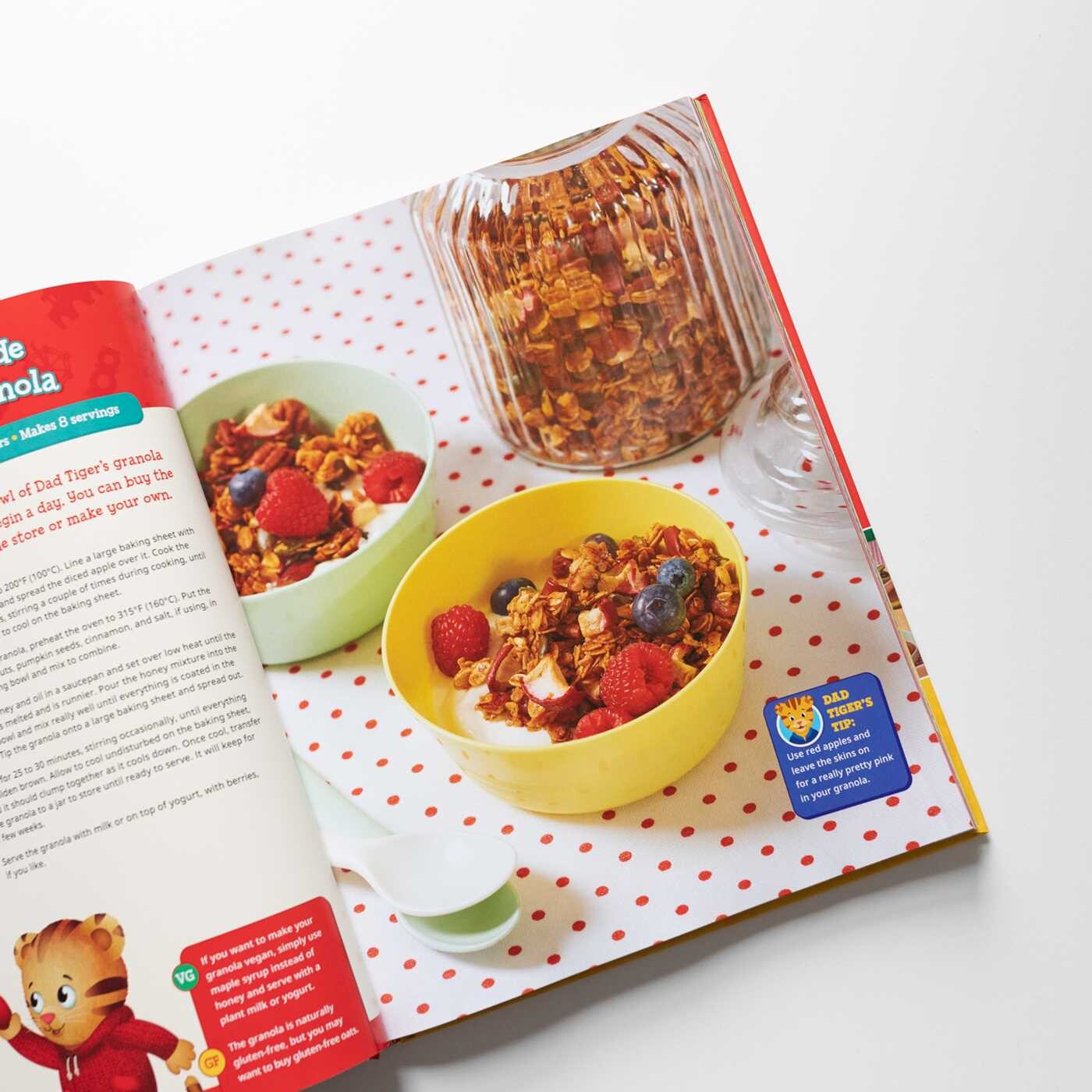 The Official Daniel Tiger Cookbook | Book by Rebecca Woods, Amazing15 ...