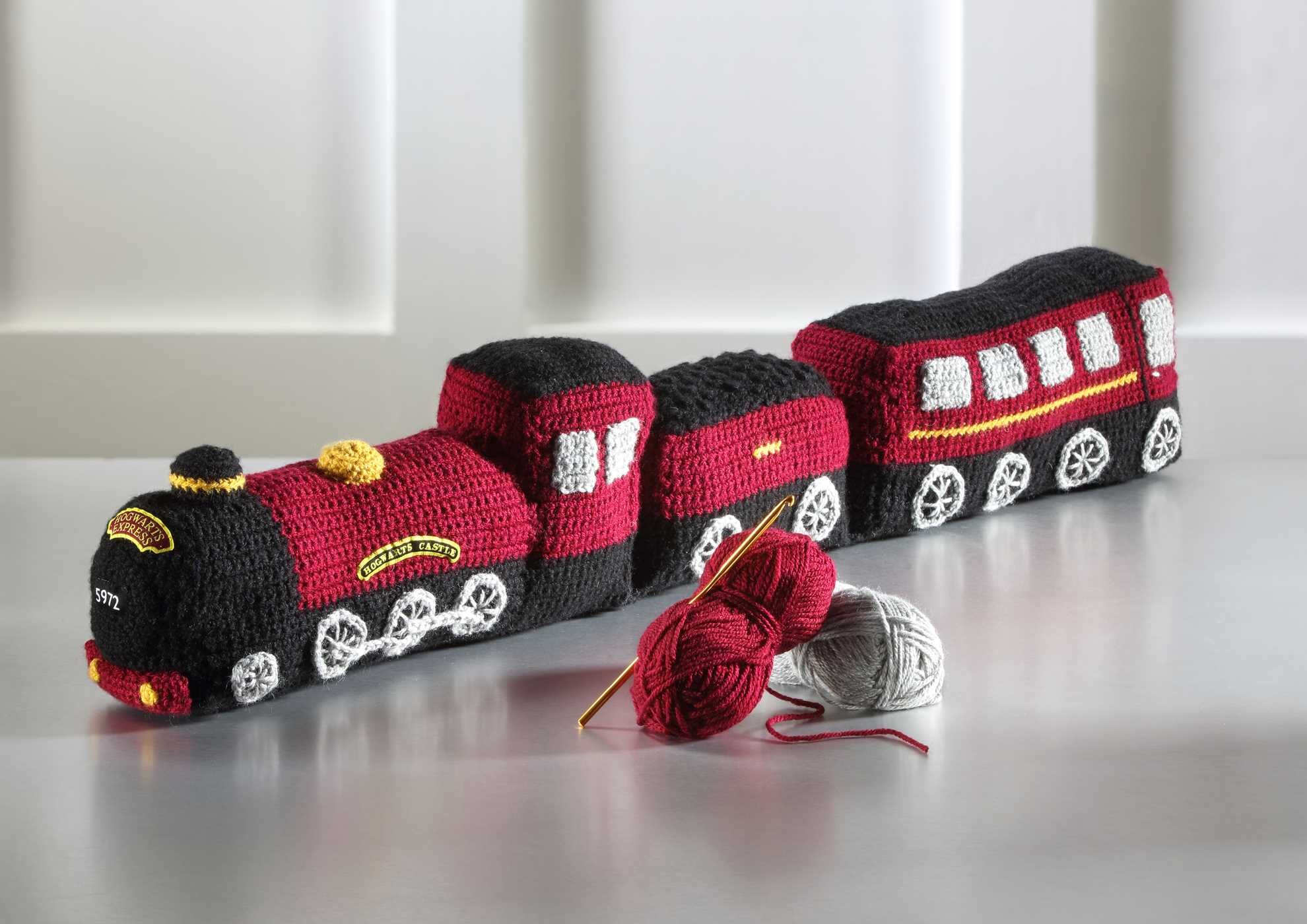 Harry Potter: Hogwarts Express Draft Stopper Crochet Kit - Book Summary ...