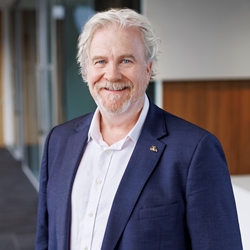 Andrew Clarke | Official Publisher Page | Simon & Schuster