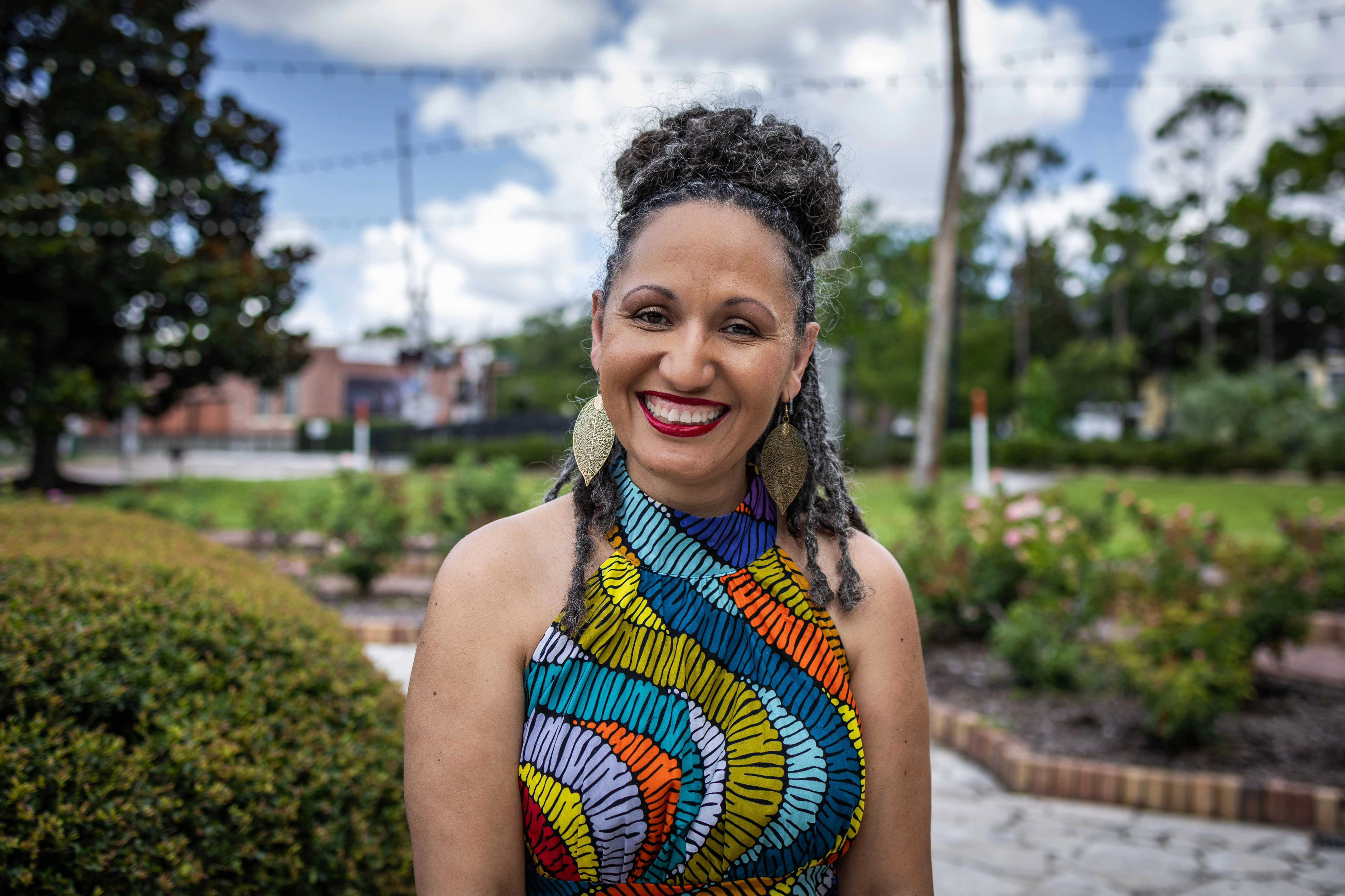 The Other Side of the Garden eBook by Sili Recio, Elena Djome Lawrence, Brianna McCarthy ...